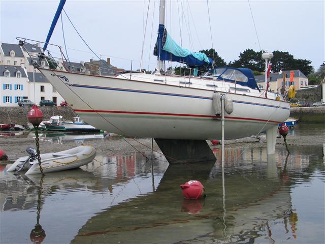 Installing Yacht Legs – Cox Engineering